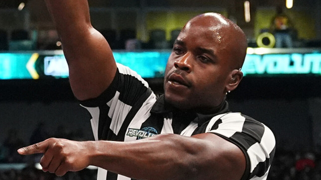 Stephon Smith, oficial de AEW, explica el costo físico que puede tener ...