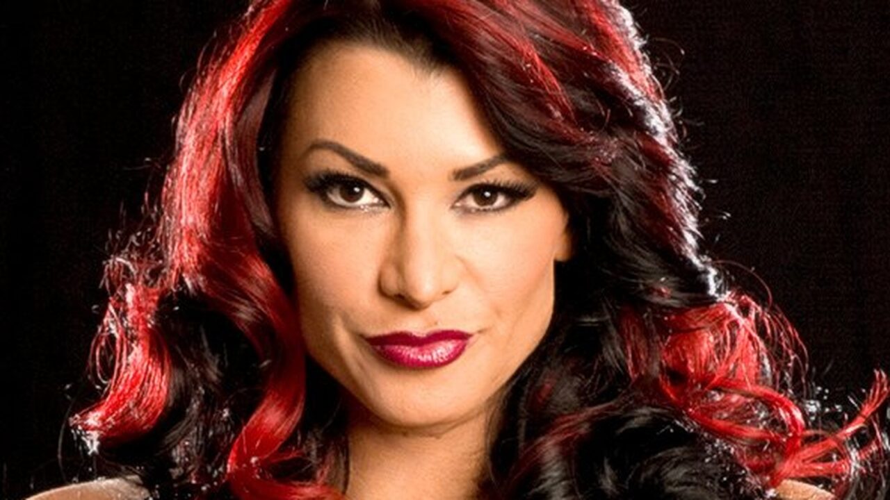 La ex estrella de la WWE Victoria dice que fue maltratada detrás del ...