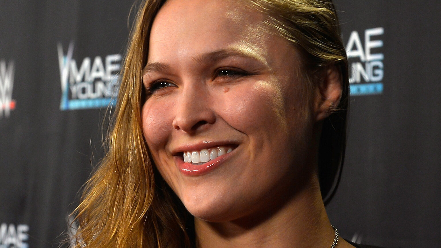 Teddy Long duda que Ronda Rousey haya valido la inversión de WWE ...