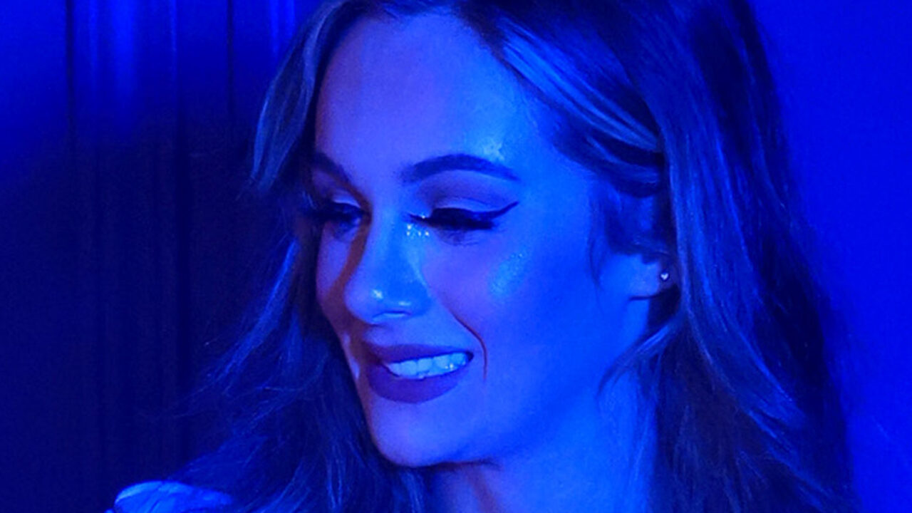 Anna Jay le da crédito a Chris Jericho y BJ Whitmer por ayudarla cada ...