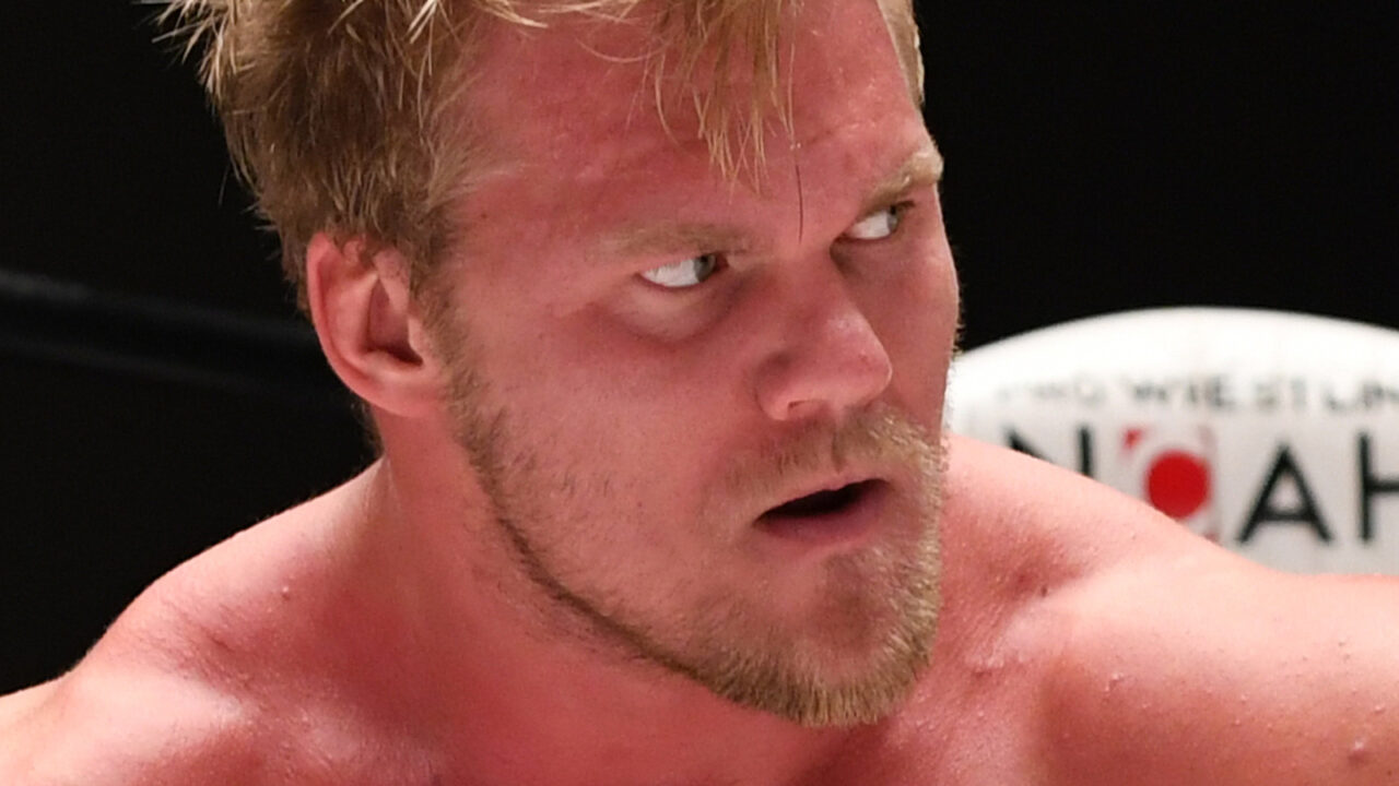 El campeón de MLW Alex Hammerstone anuncia que está autorizado para luchar