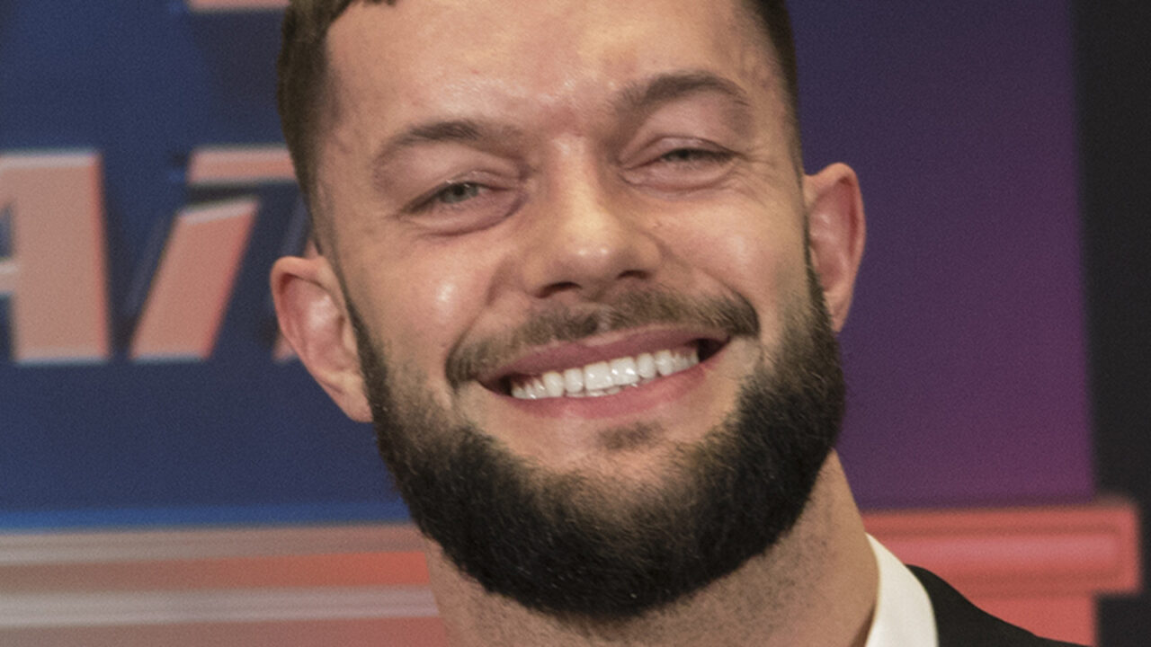 Finn Balor explica cómo se le ocurrió el nombre de Bullet Club y ...
