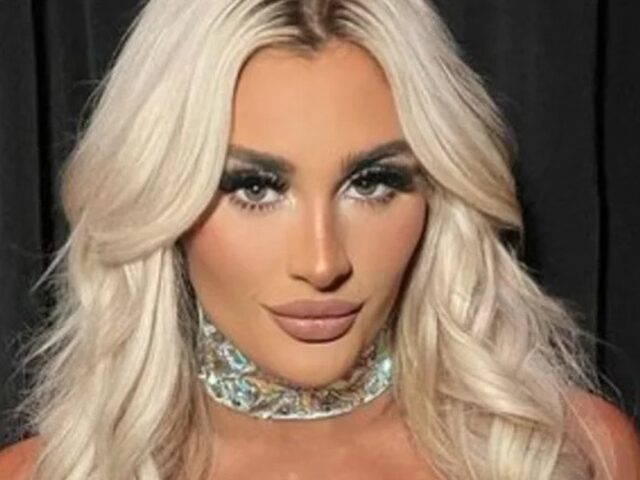 Tiffany Stratton de WWE NXT dice que Charlotte Flair la inspiró a ...