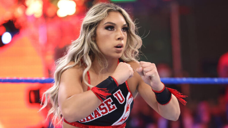 Thea Hail gana la lucha por el título femenino en WWE NXT, celebra con ...