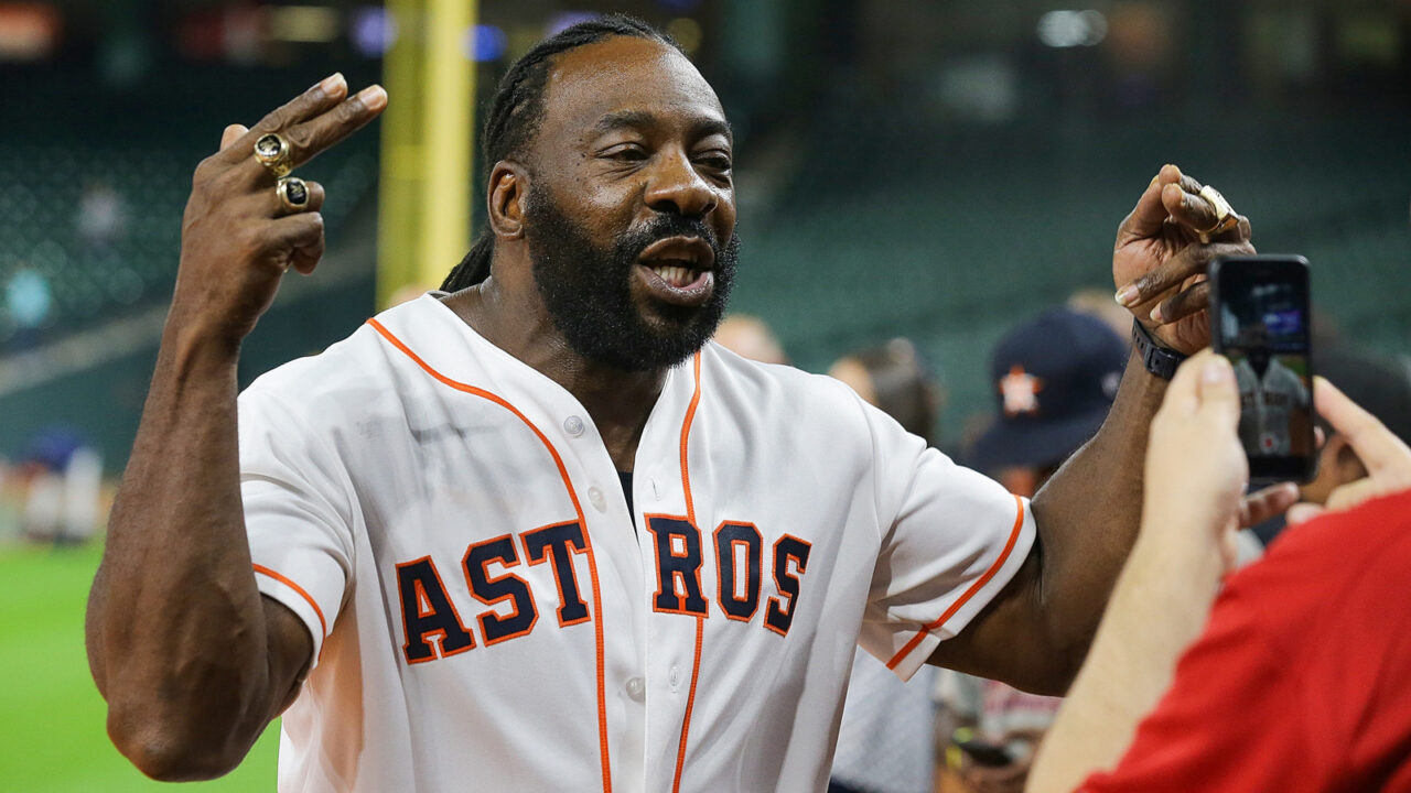 Booker T le da crédito a Vic Joseph por su éxito en la transición a WWE NXT