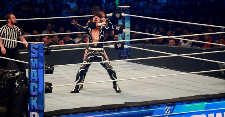 TKO cierra el primer acuerdo importante de derechos de transmisión para ...