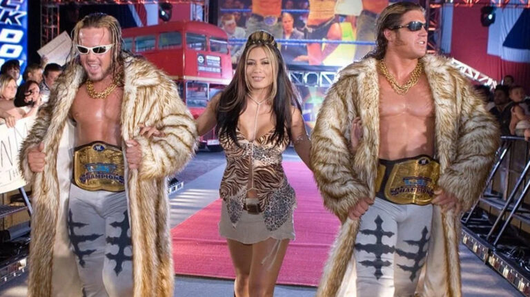 Melina, ex estrella de la WWE, explica cómo dirigir primero la convirtió en una mejor luchadora