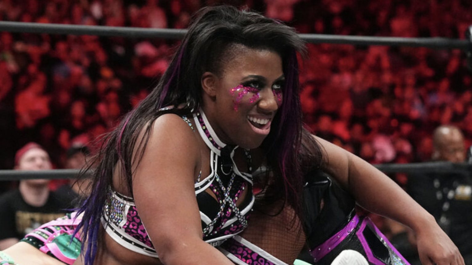 Athena retiene el título femenino de ROH y continúa su reinado ...