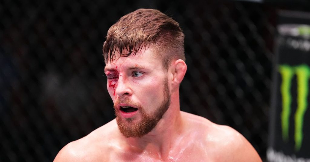 Bryce Mitchell interviene contra Josh Emmett en UFC 296