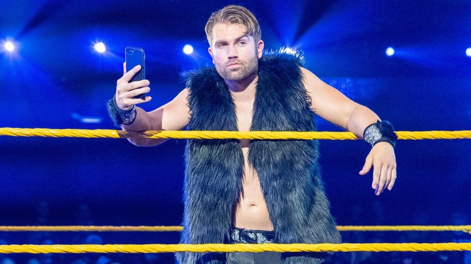 Tyler Breeze comenta sobre su relación con Triple H de WWE
