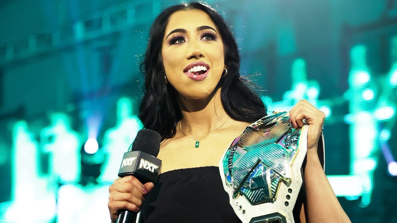 Indi Hartwell elogia a la estrella de la WWE como una inspiración tanto ...