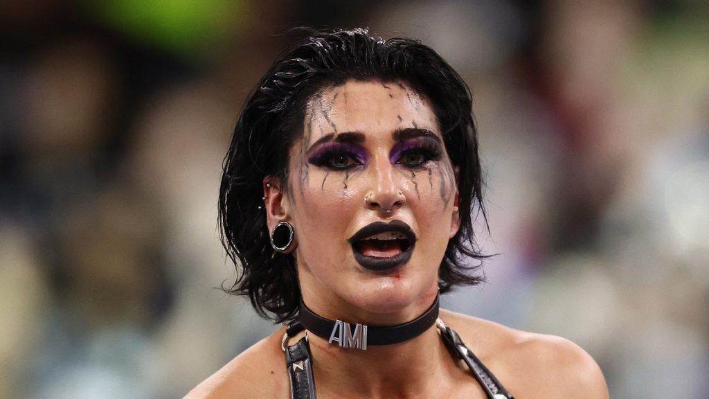 Rhea Ripley comparte selfie en el baño e invoca a un personaje popular ...