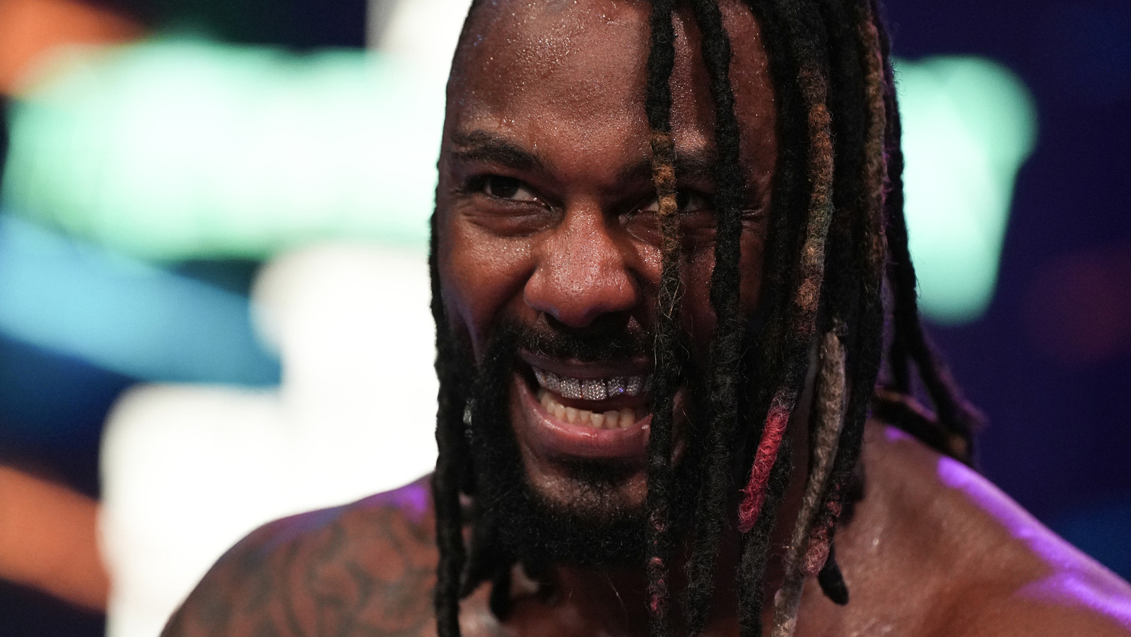 Swerve Strickland vence a Samoa Joe y se convierte en el primer campeón mundial negro de AEW en ...