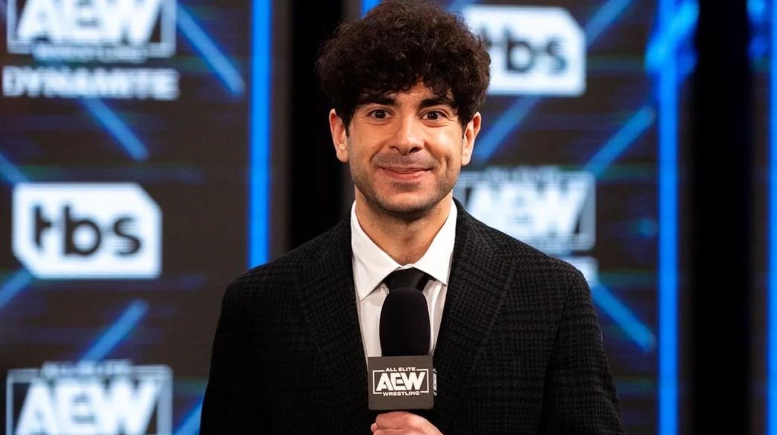 Tony Schiavone de AEW habla sobre el amor de Tony Khan por ECW Tony Schiavone de AEW habla sobre el amor de Tony Khan por ECW