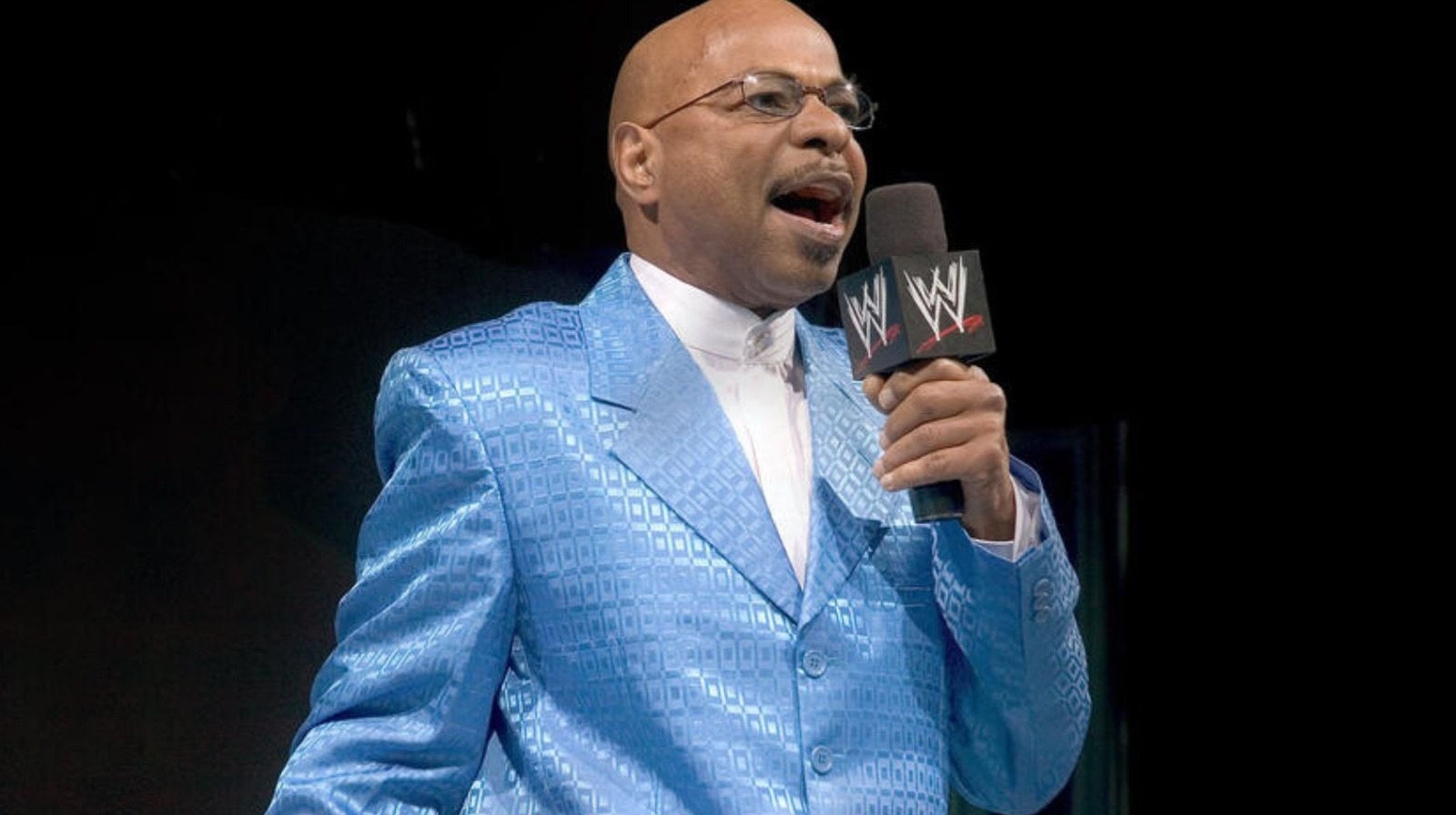 El miembro del Salón de la Fama de la WWE, Teddy Long, habla sobre la ...