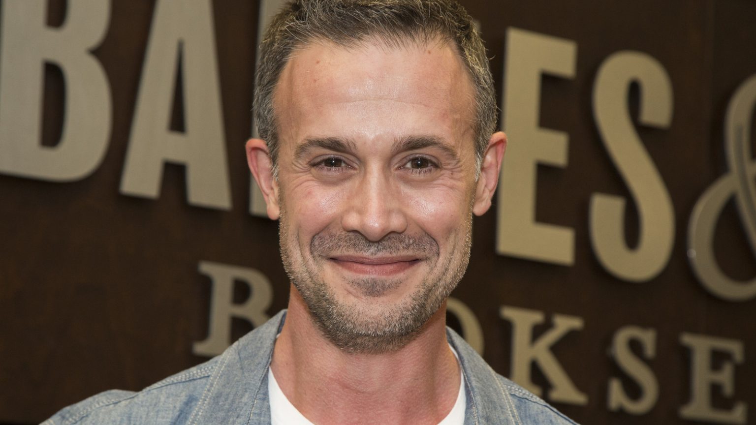 Freddie Prinze Jr. predice el ganador del torneo King Of The Ring 2024 ...