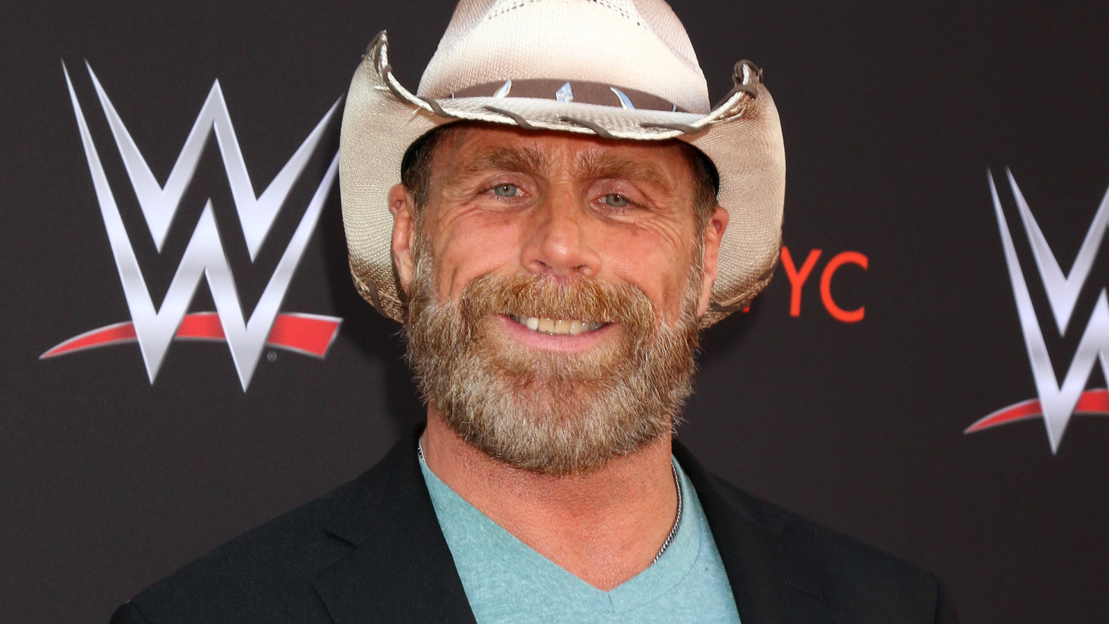 El miembro del Salón de la Fama de la WWE, Shawn Michaels, se junta con ...