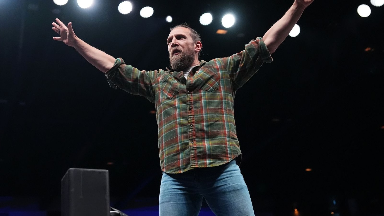 Detalles tras bambalinas sobre el estado del contrato de Bryan Danielson con AEW y su condición ...