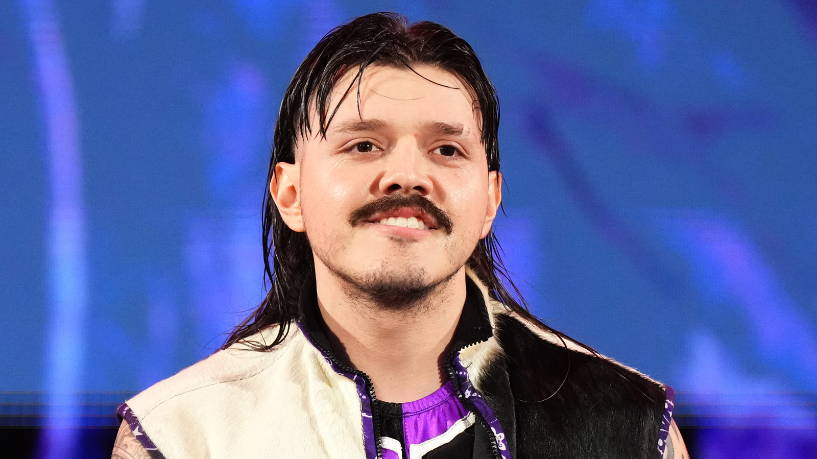 Dominik Mysterio de la WWE comparte un nuevo giro en la foto viral de ...