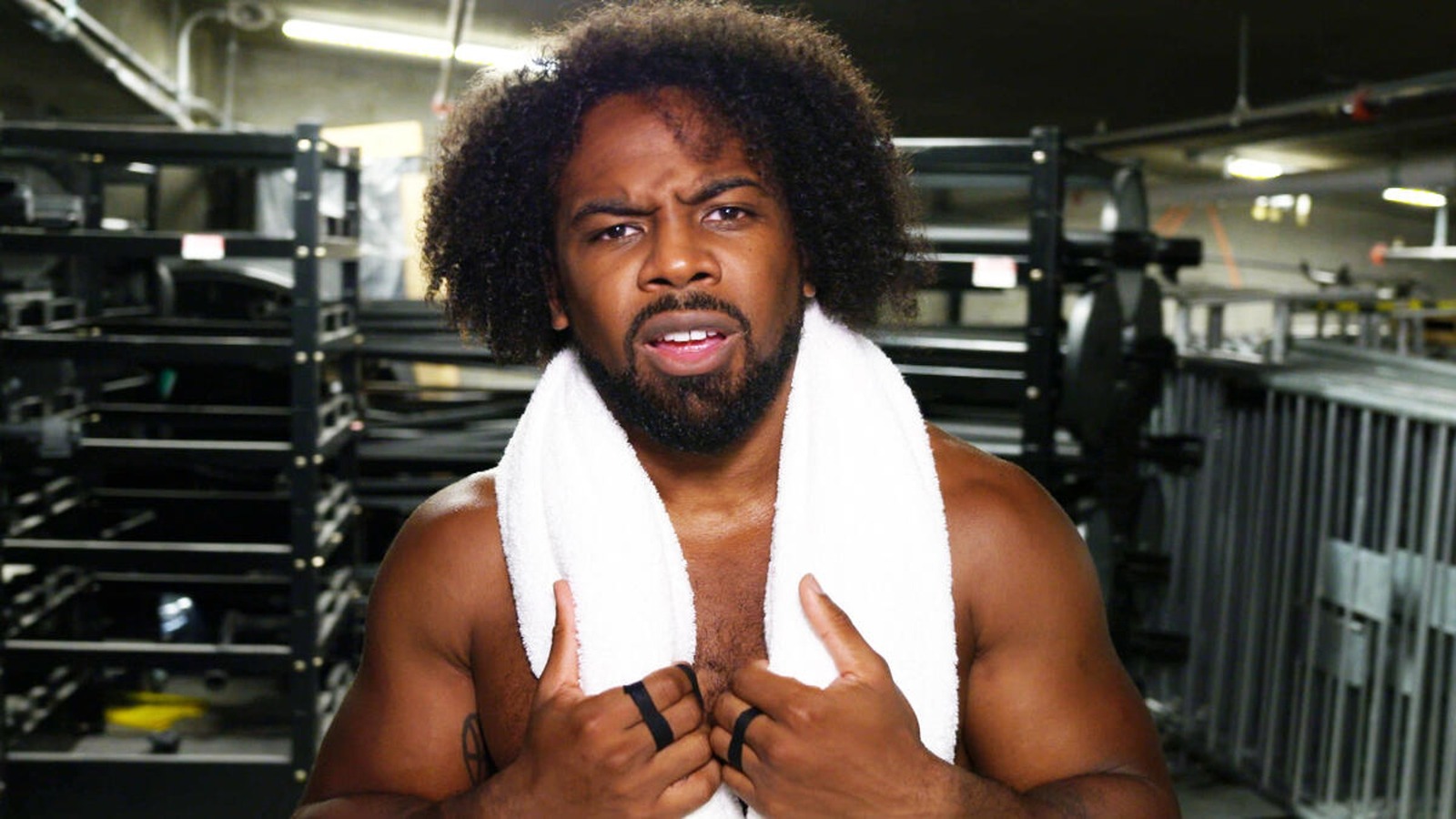 Xavier Woods de la WWE comparte un clip clásico para explicar sus problemas de confianza con ...