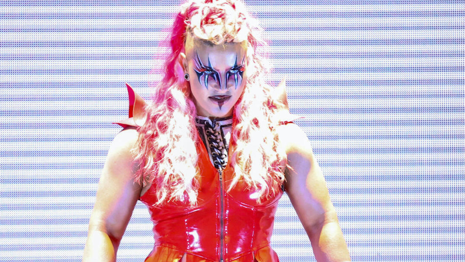 Fallon Henley gana el título femenino de NA y Zaria le hace F-5 en WWE ...