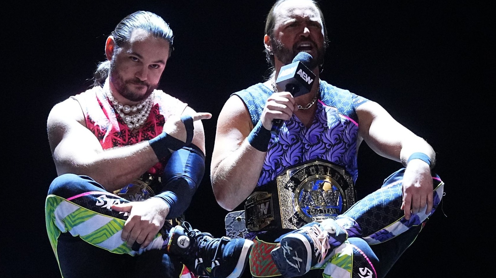 Los Young Bucks derrotan a Private Party y retienen los títulos mundiales en parejas de AEW en ...