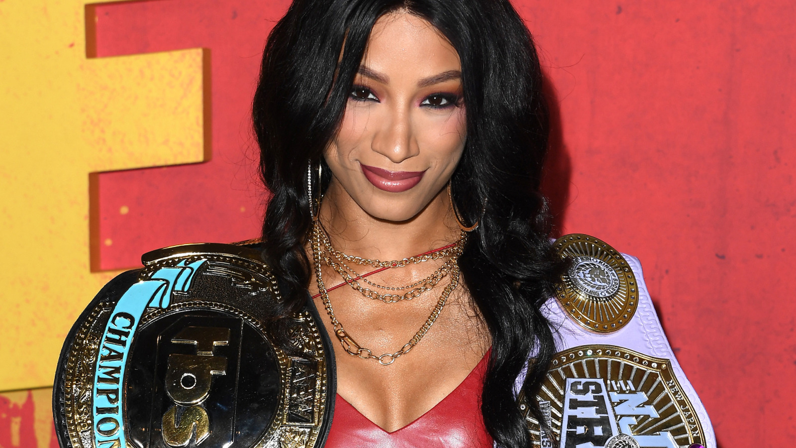 La campeona de AEW TBS, Mercedes Mone, nombra a los luchadores por los ...