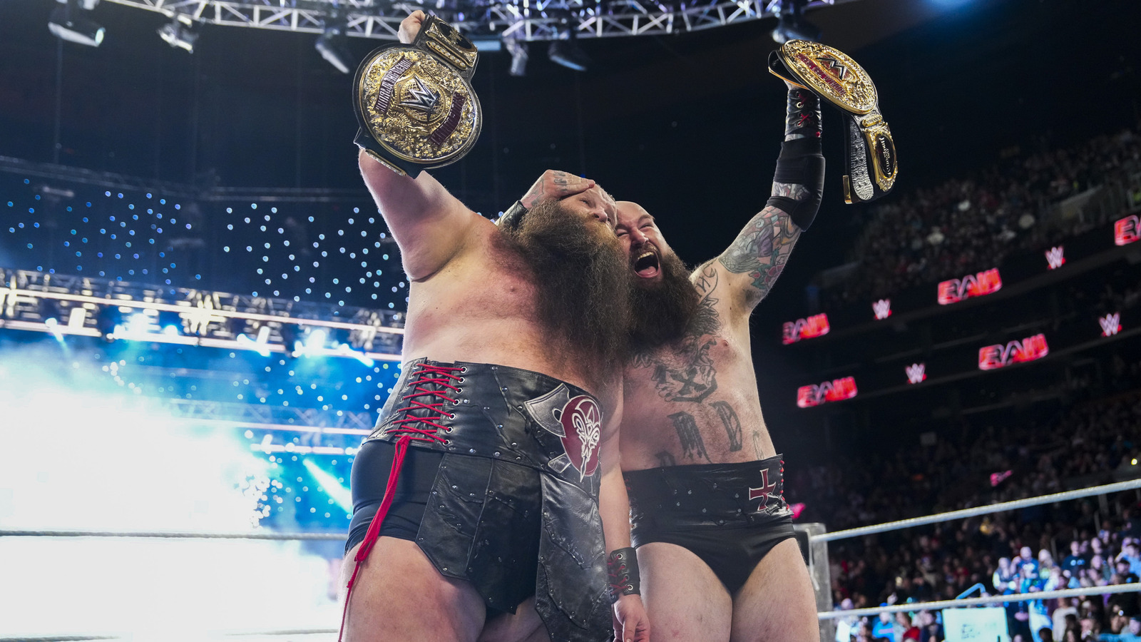 Teddy Long, miembro de WWE HOF, cree que los War Raiders se ...