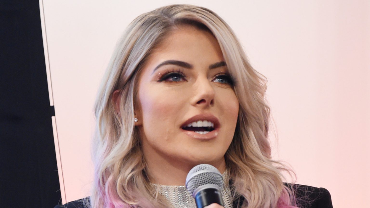La estrella de la WWE ausente, Alexa Bliss, comparte un mensaje ... La estrella de la WWE ausente, Alexa Bliss, comparte un mensaje ...
