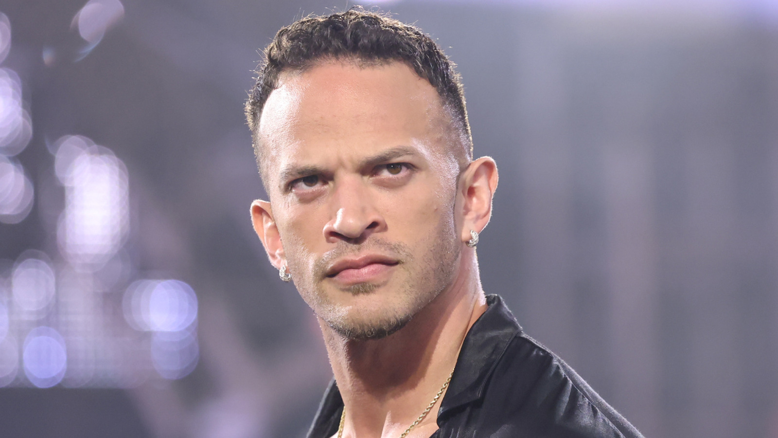 Ricky Saints de WWE ofrece un discurso emocional en el backstage ...