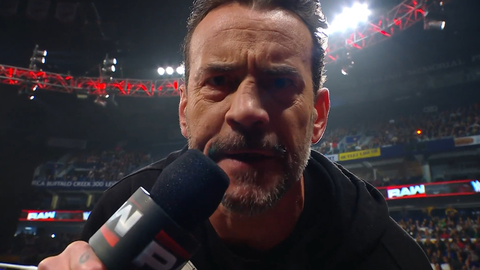 CM Punk pone a John Cena y la roca en la explosión, pelea con Seth ...