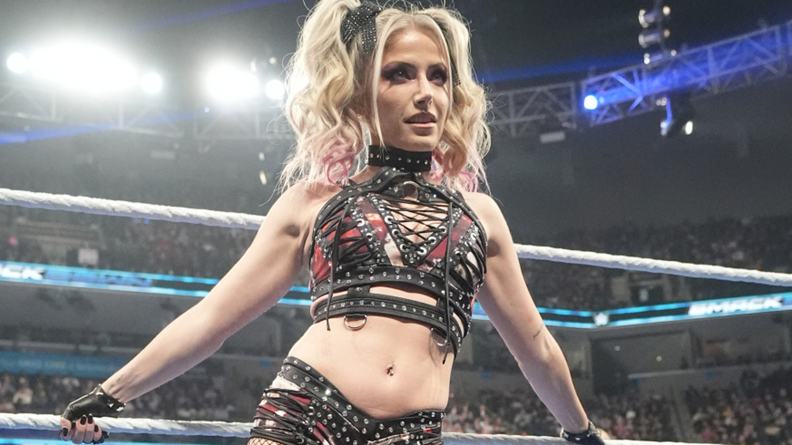 La ex estrella de la WWE, Mandy Rose, pesa en los retornos de Alexa Bliss y Nikki Bella