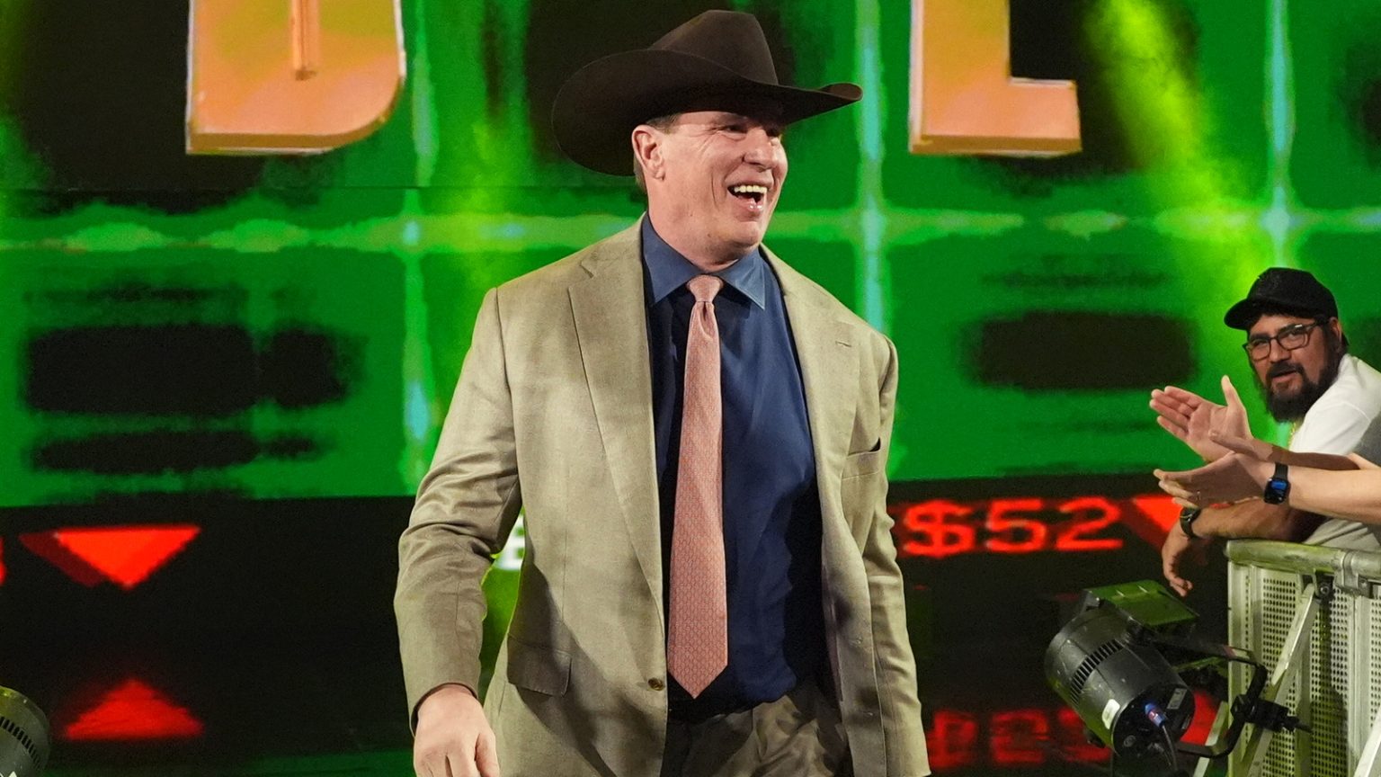 WWE Hall of Famer JBL nombra a las antiguas estrellas que deberían ...