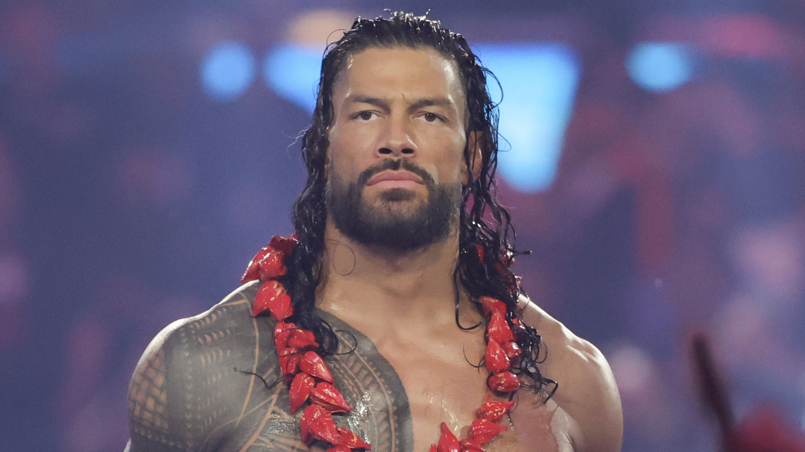 La estrella de la WWE, Roman Reigns, jugó fútbol universitario con uno ...