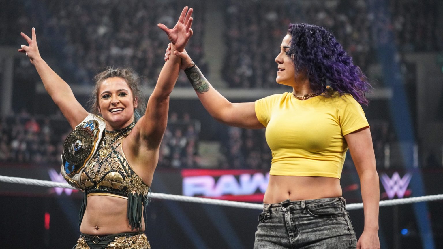 Lyra Valkyria & Bayley Win WWE Smackdown Gauntlet para WrestleMania Tag ...