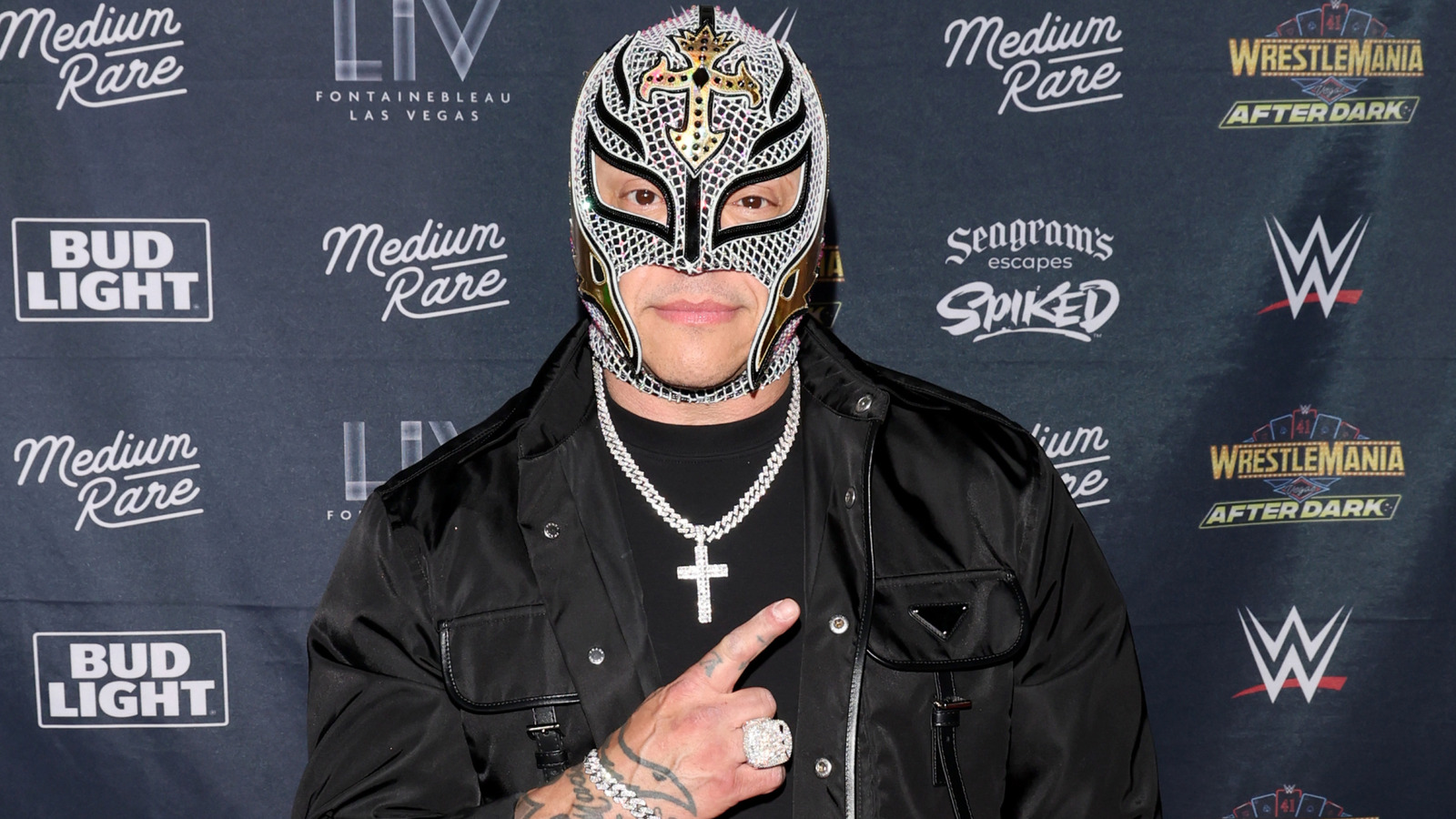 WWE llama a Rey Mysterio 'Decisión de tiempo de juego' para ...