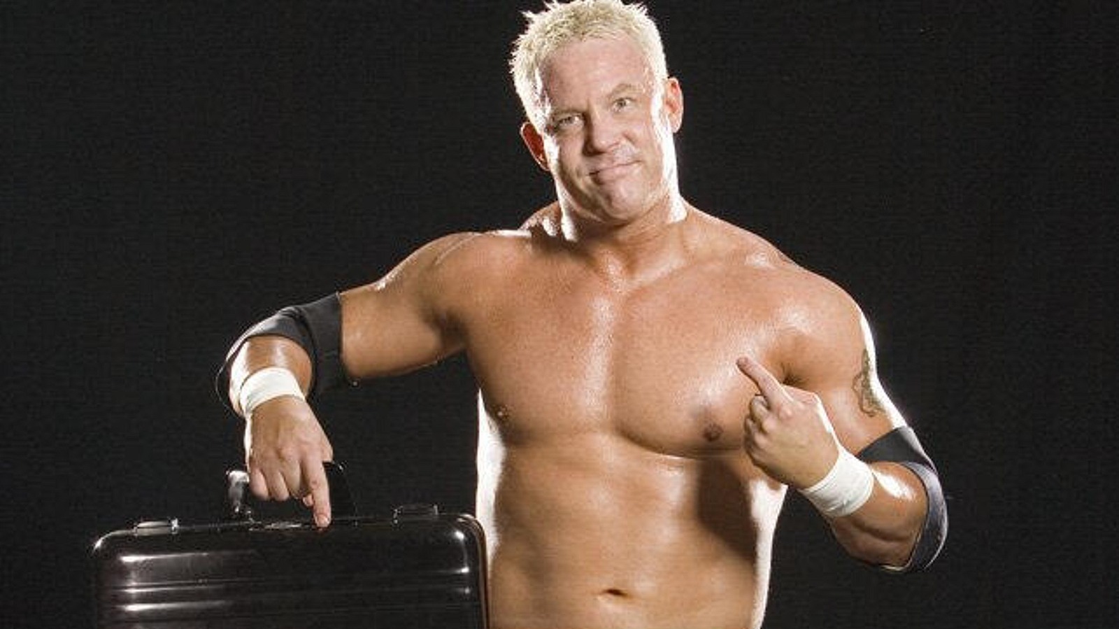 FKA Sr. Kennedy al volver a WWE