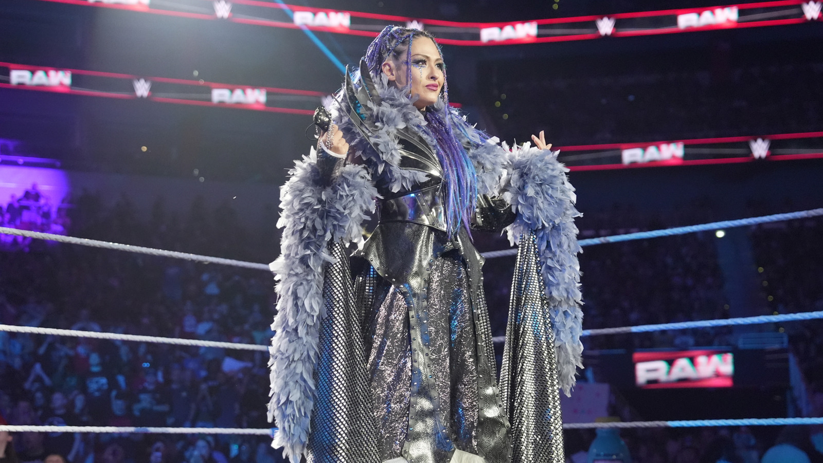 Giulia vence a Zelina Vega y Charlotte Flair en WWE Smackdown para MITB ...