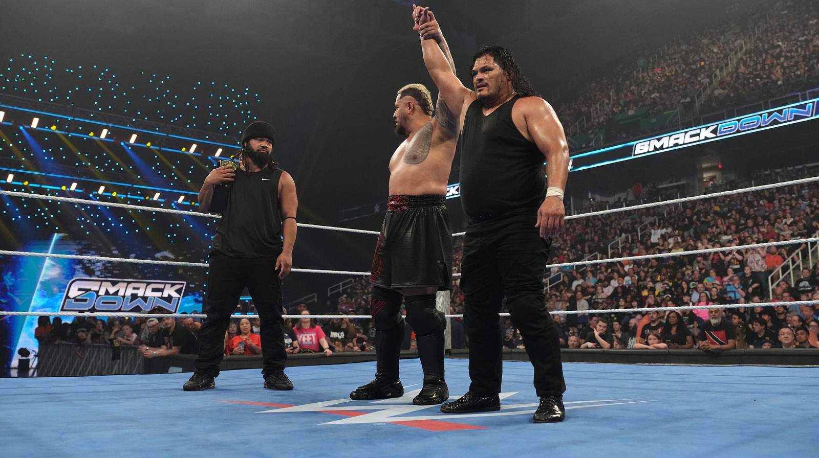 Informe de audiencia y calificaciones de WWE Smackdown, 16/05/2025