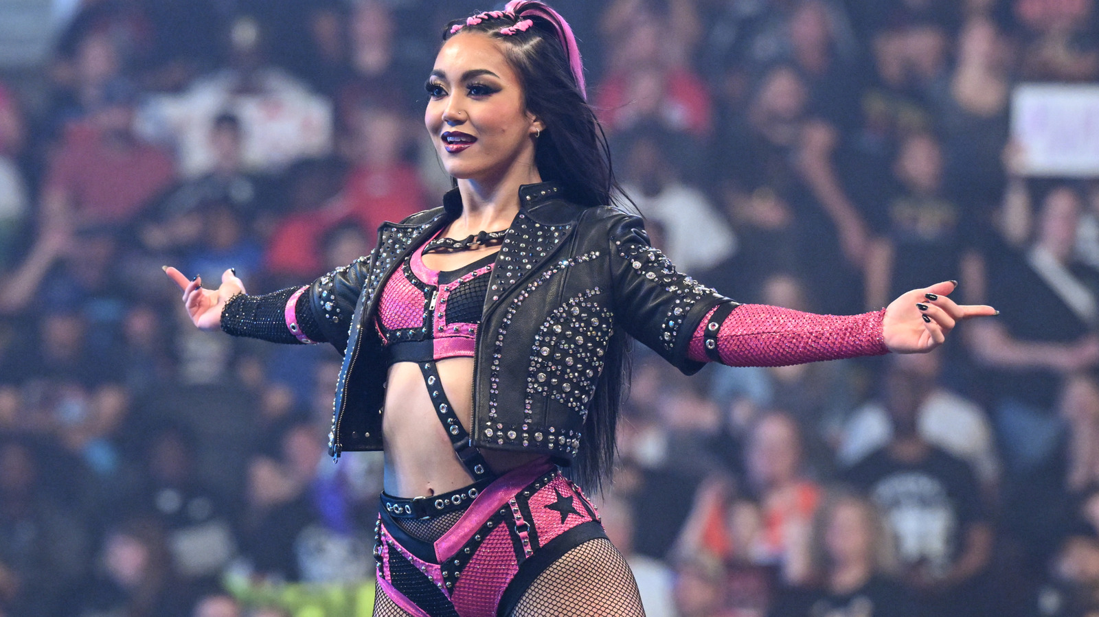 Roxanne Pérez gana el calificador de MITB en WWE Raw después de que Lyra Valkyria le cuesta a ...