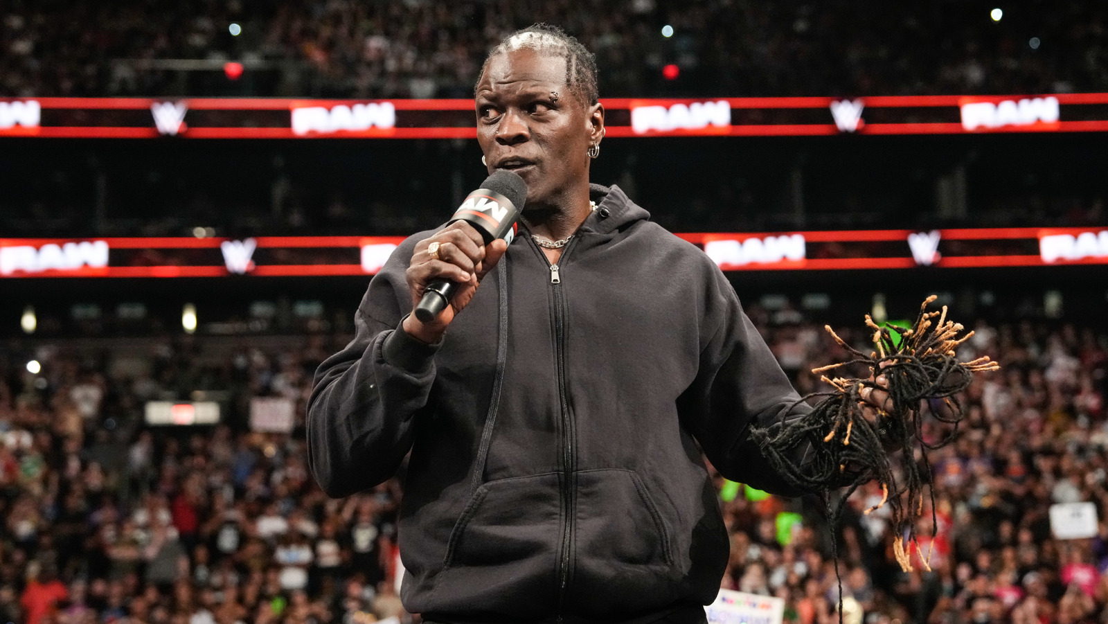 Dave Meltzer desglosa el reciente regreso de la WWE de R-Truth como Ron ...