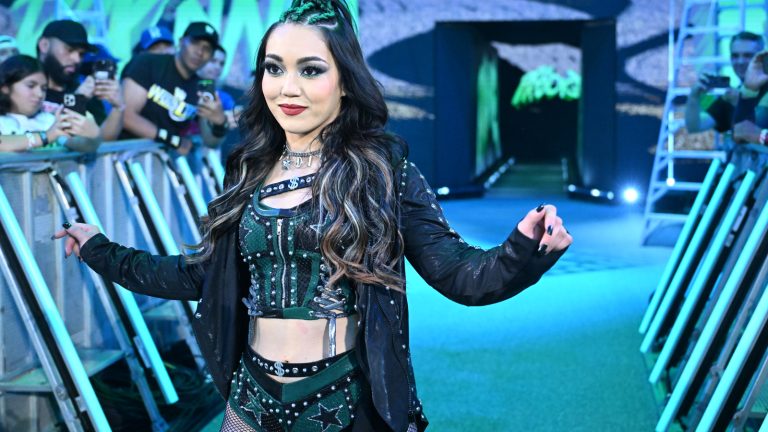 Roxanne Pérez gana WWE Raw Four-way para avanzar en el torneo Queen of ...