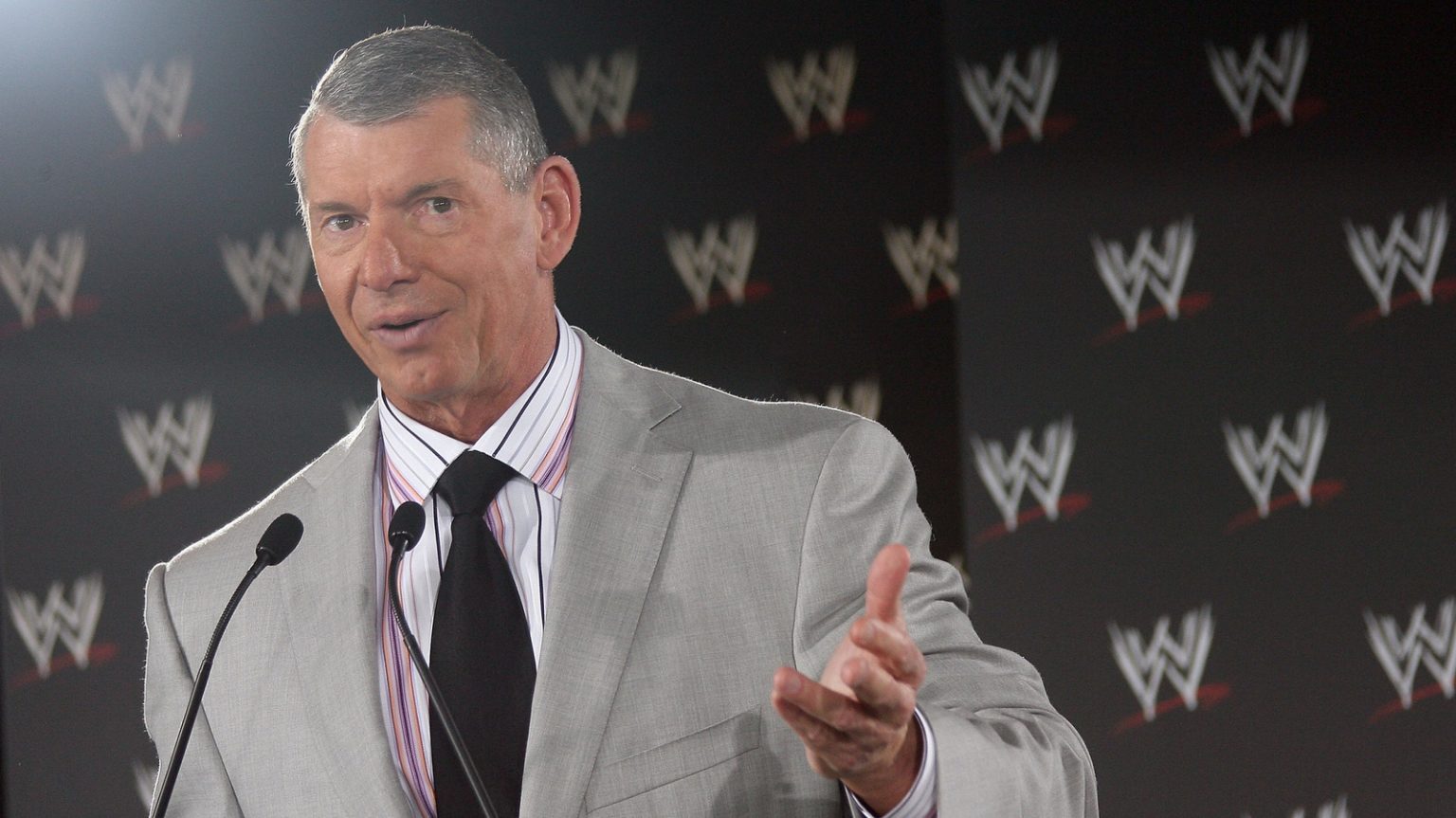 WWE Hofer Bret Hart dice que 'Predator' Vince McMahon usó la lucha libre como telón de fondo ...