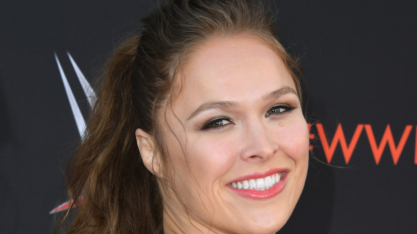 El ronda ronda Rousey que se frotó a Booker T mal