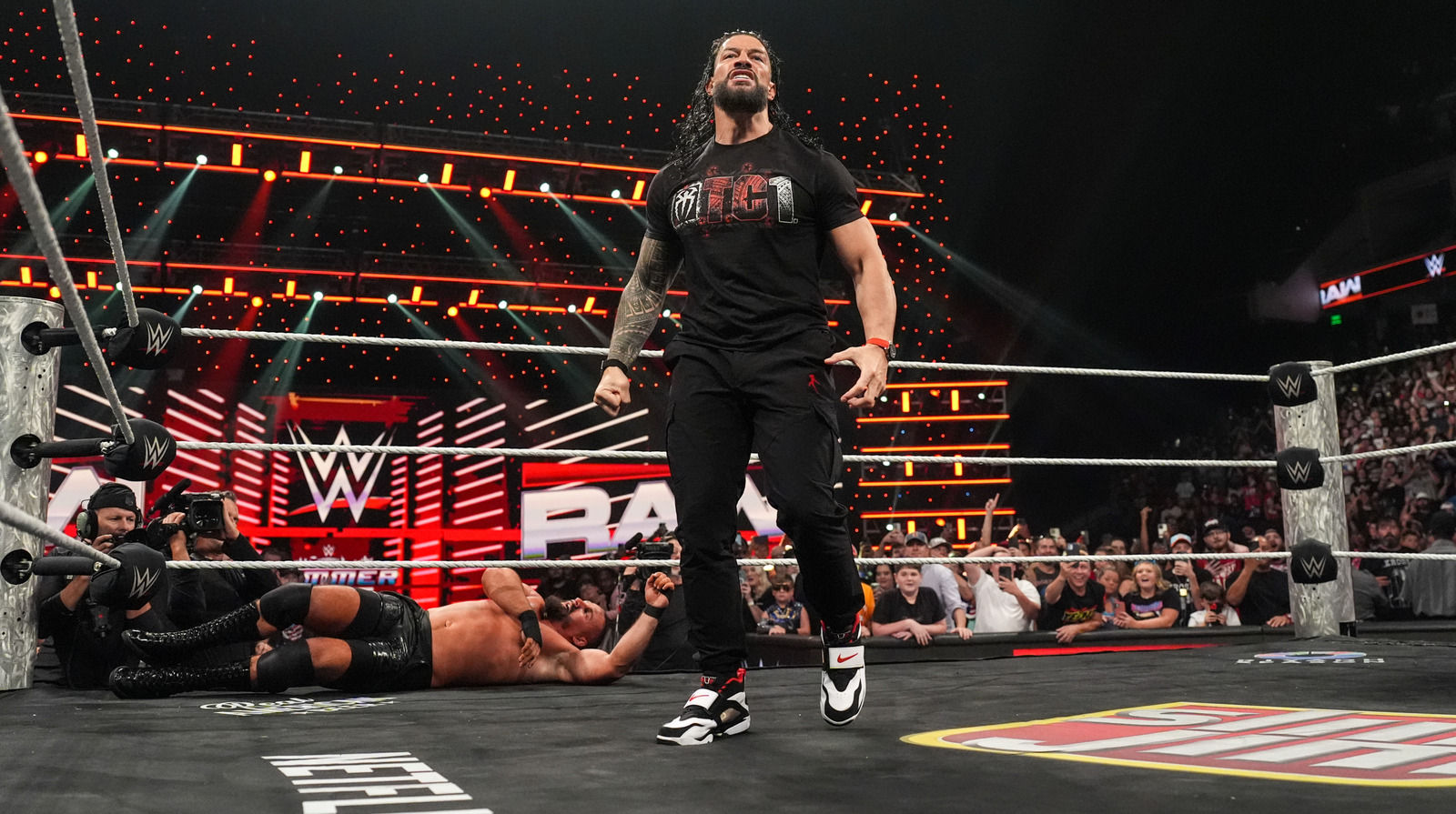 Resultados de WWE RAW 7/21 - Aparece Roman Reigns & CM Punk, Campeonato de equipo de etiqueta ...