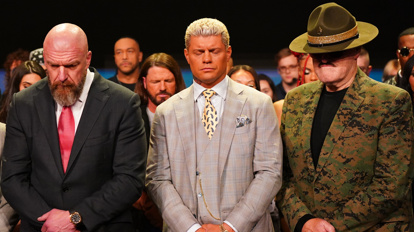 Cody Rhodes revela lo que WWE Hofer le dijo durante el saludo de 10 ...