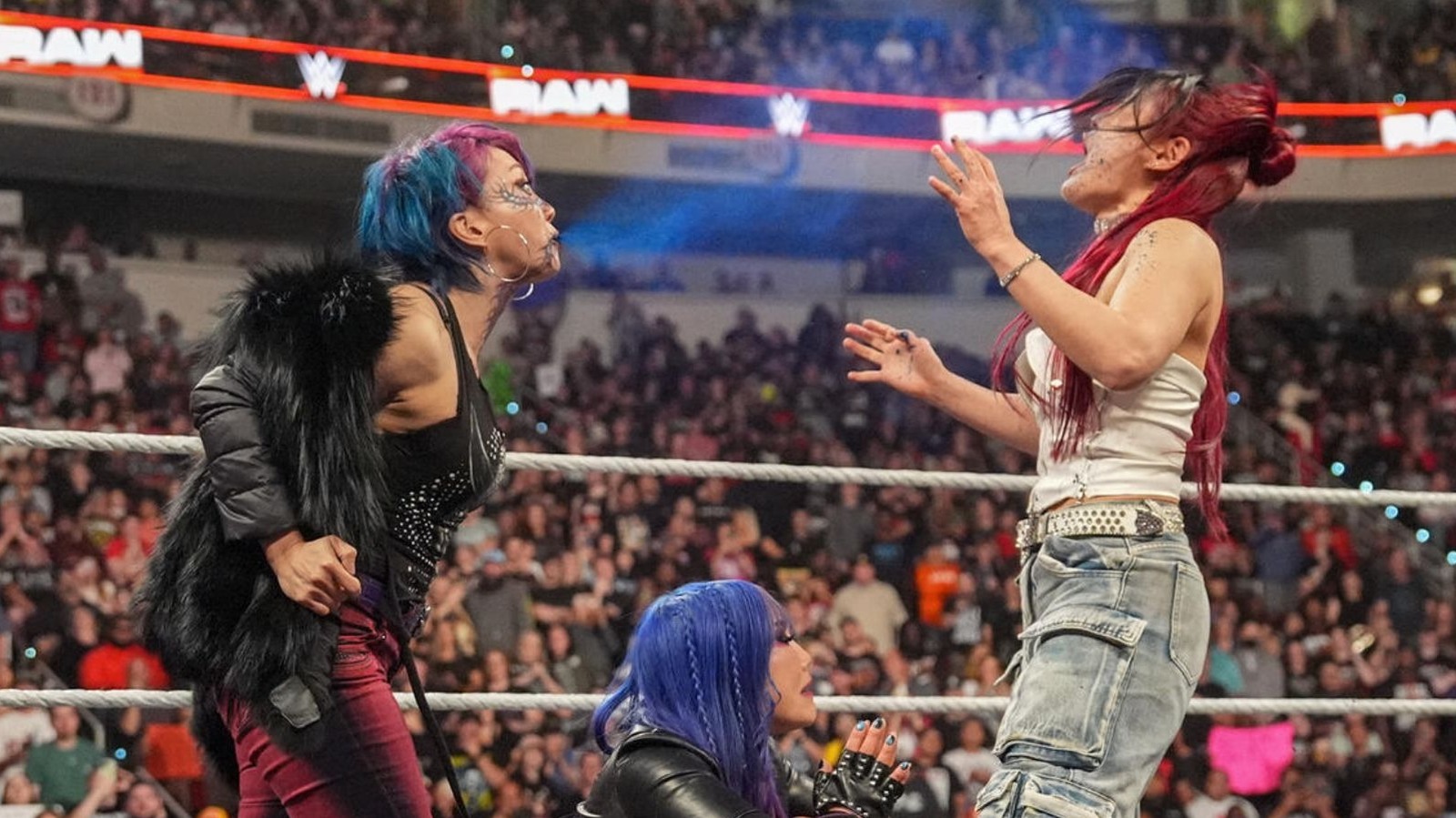 Este talento podría ser estrella del drama de la WWE entre Iyo, Rhea y ...