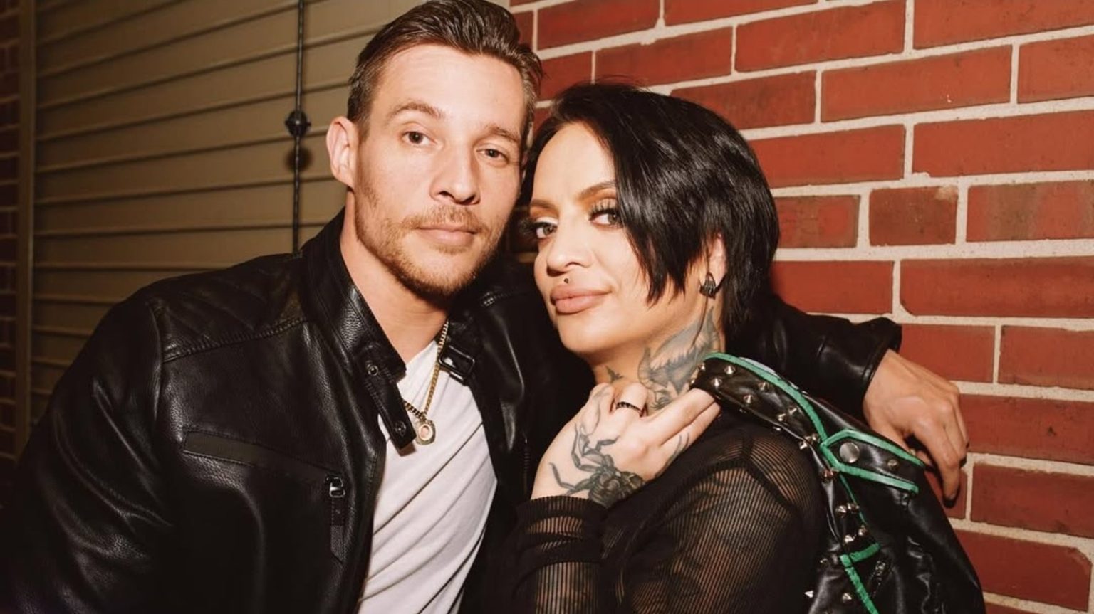 Las estrellas de AEW Ruby Soho y Angelo Parker lanzan un café de juego de mesa con temática de ...