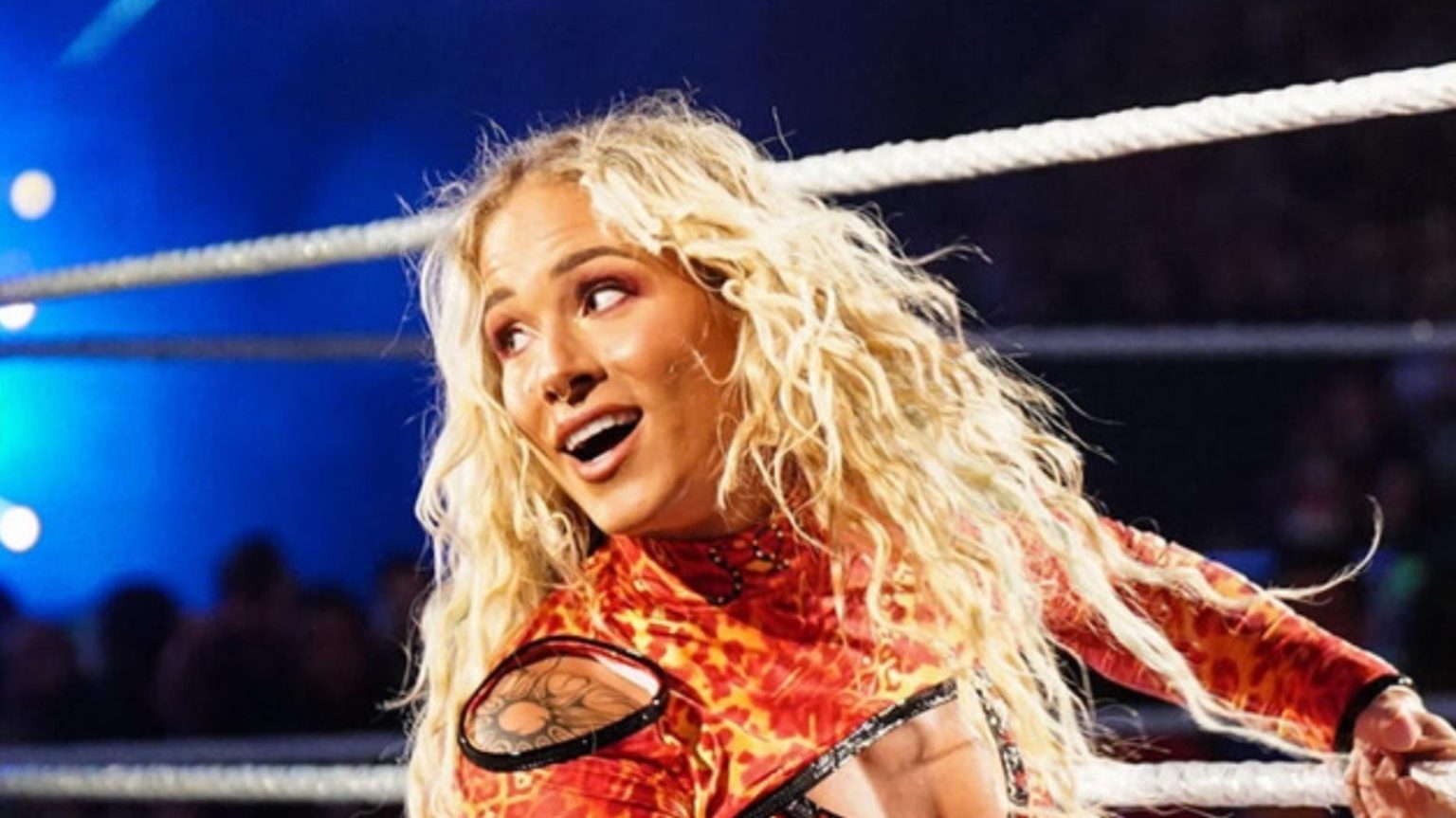 WWE afirma que Sol Ruca sufrió una lesión en SmackDown y abordará el ...