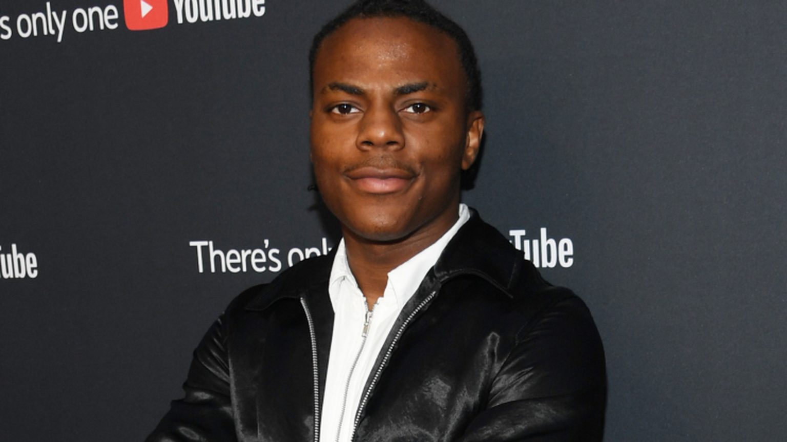 YouTuber IsHowspeed casi golpea a RKO de la nada en el ex campeón de la ...